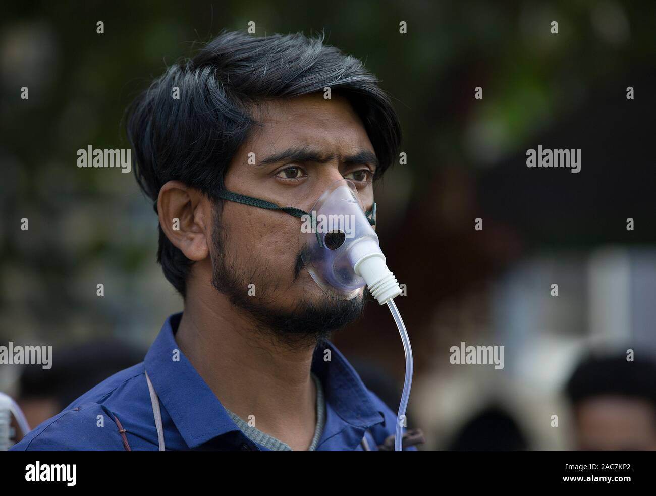 Air pollution mask india hi-res stock photography and images - Alamy