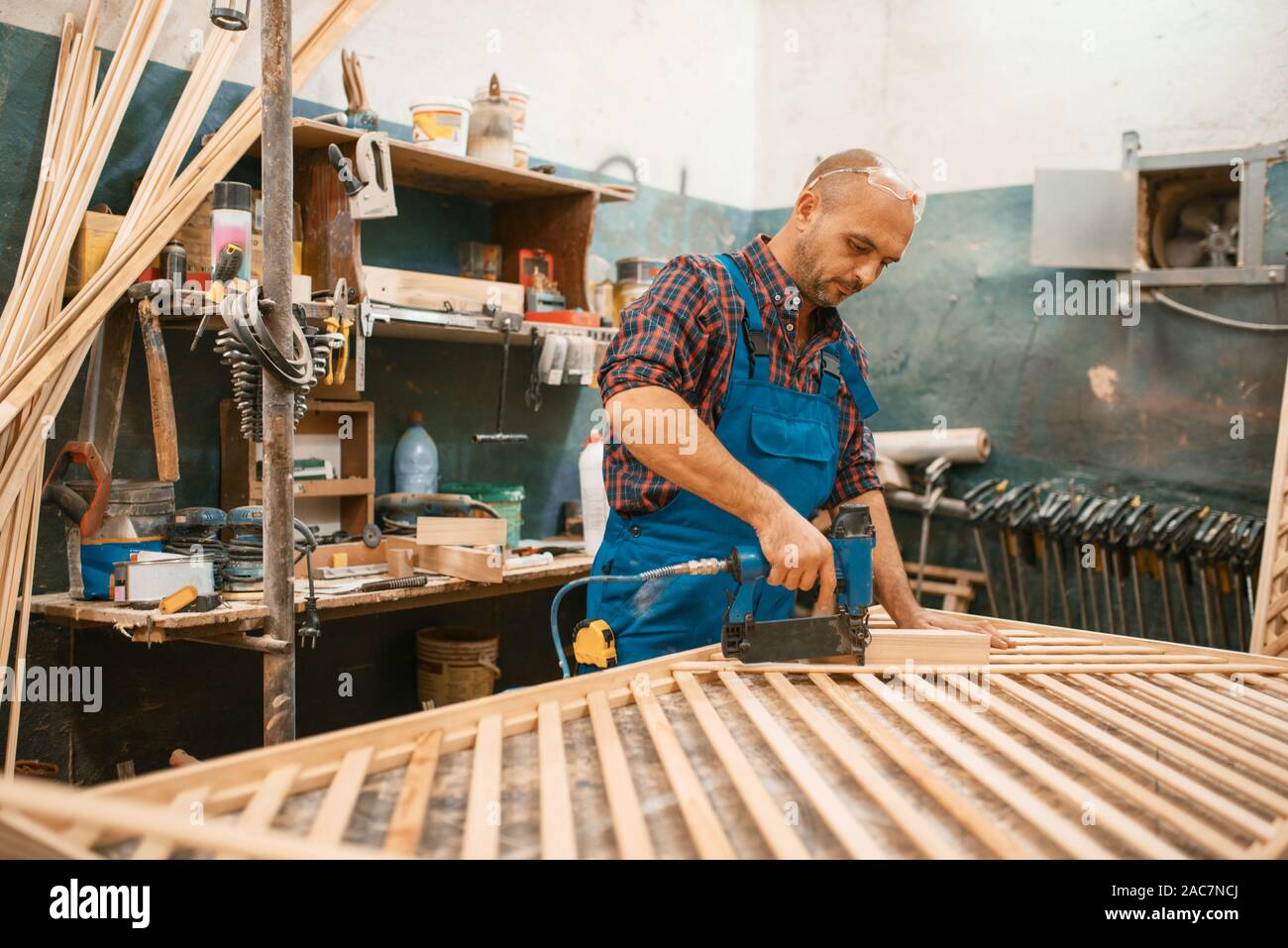 Man factory processing wood hi-res stock photography and images - Alamy