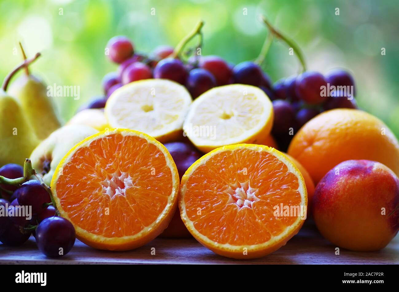 Oranges and grapes hi-res stock photography and images - Alamy
