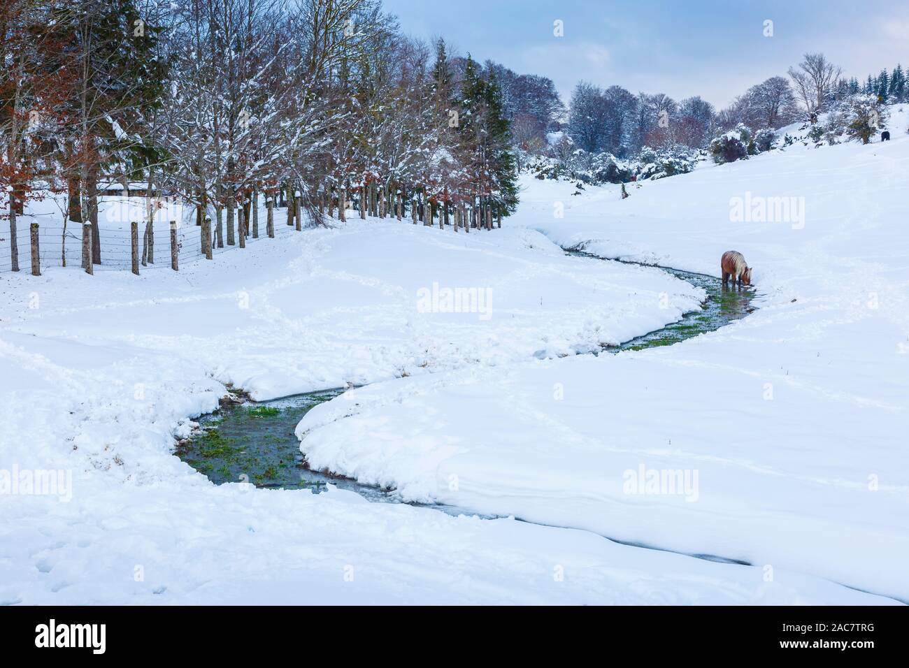 Weather and landscape snow capped season hi-res stock photography and ...
