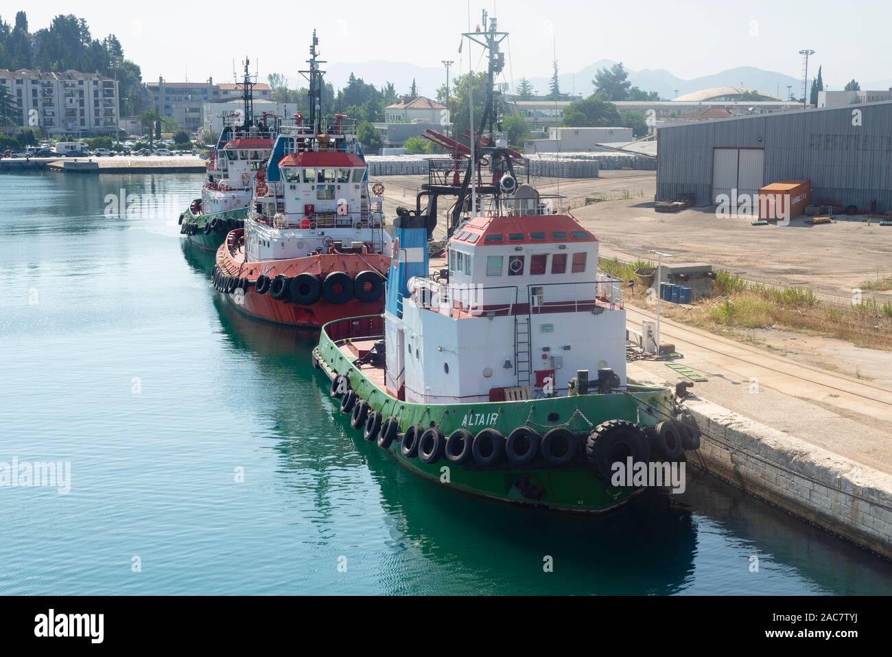 Navy tugboats hi-res stock photography and images - Alamy