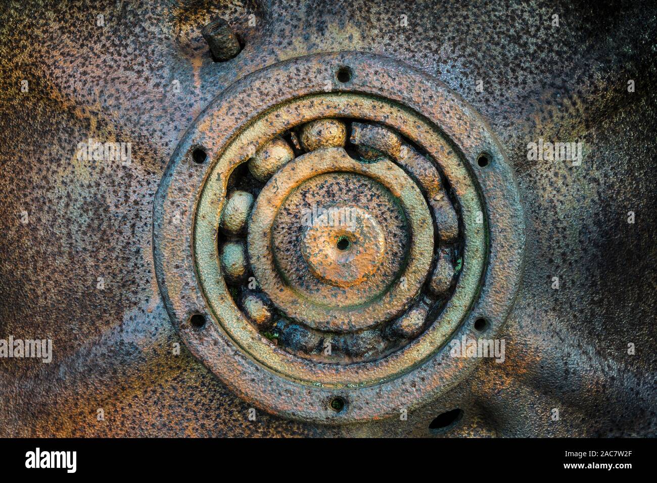 Rusty roller bearing in a wheel hub Stock Photo - Alamy