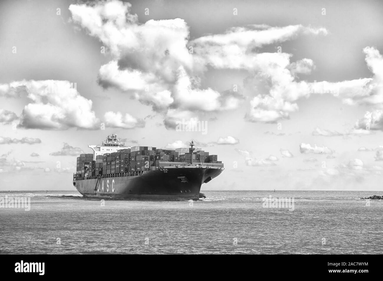 Giant cargo container ship Black and White Stock Photos & Images - Alamy