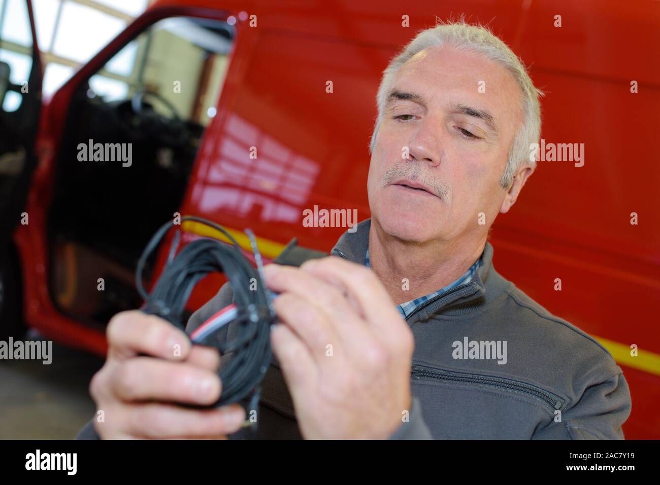 repair fiber optic cabling Stock Photo - Alamy