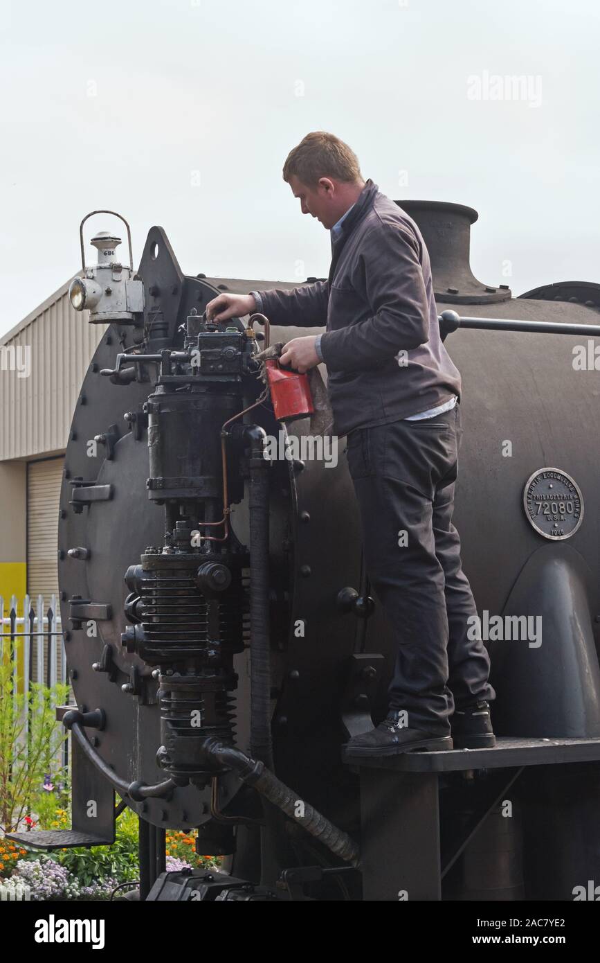 Steam locomotive 6046, USATC train at Bishop Lydeard Station in ...