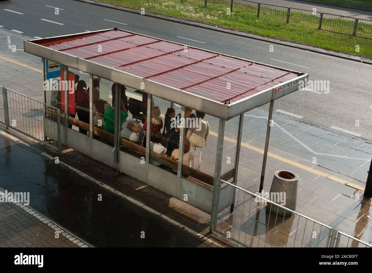 Bus stop rain High Resolution Stock Photography and Images - Alamy