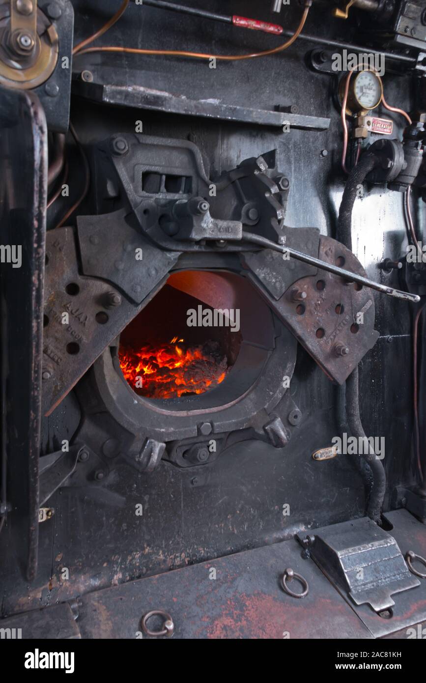 Battle of Britain Class steam locomotive 34046 Braunton running as ...