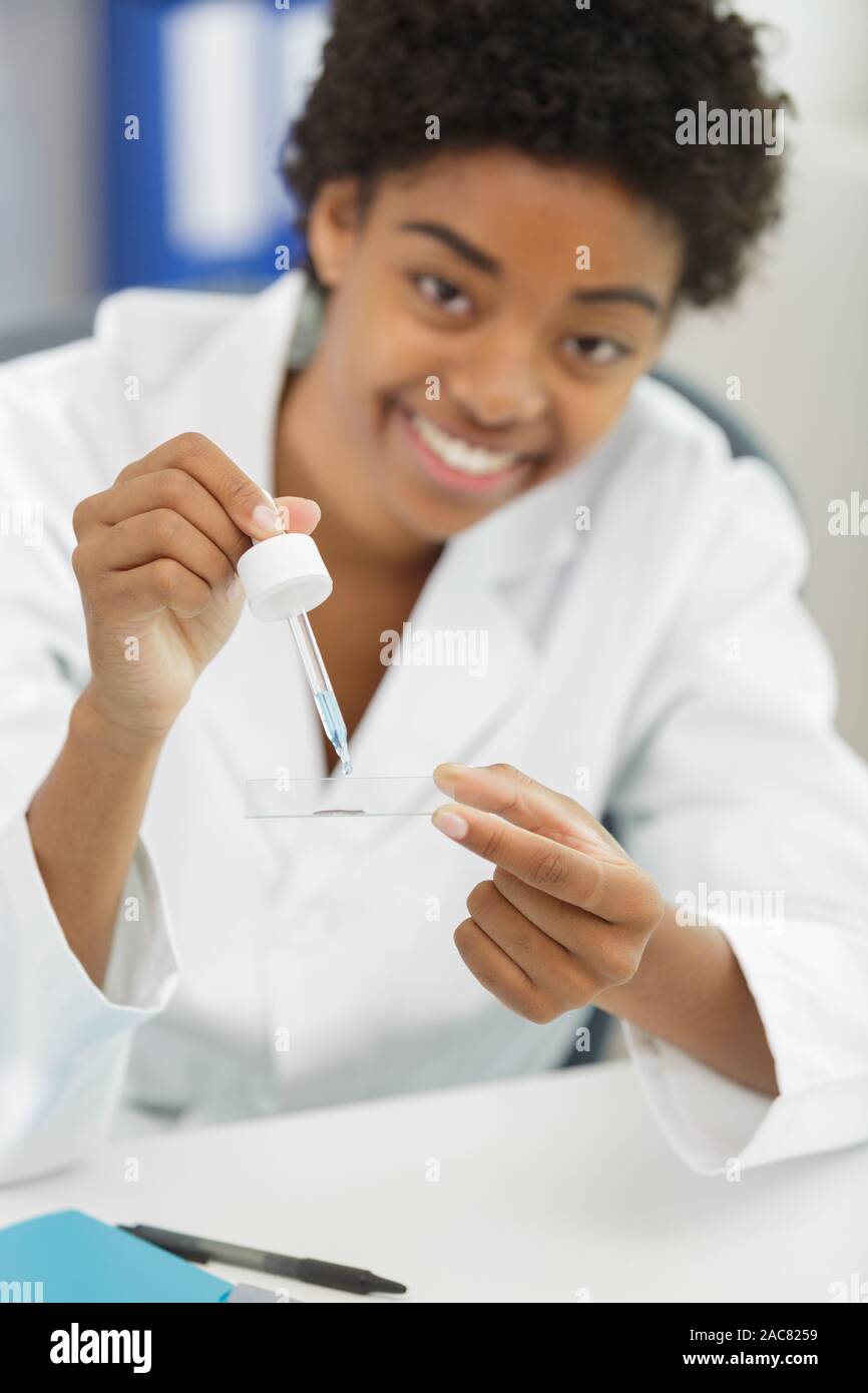 Technologist labcoat hi-res stock photography and images - Alamy