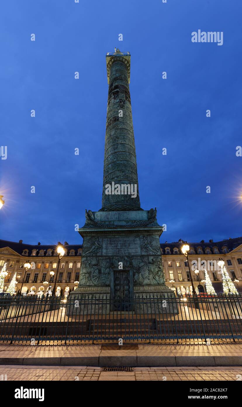 Vendome column with statue of Napoleon Bonaparte, on the Place Vendome ...