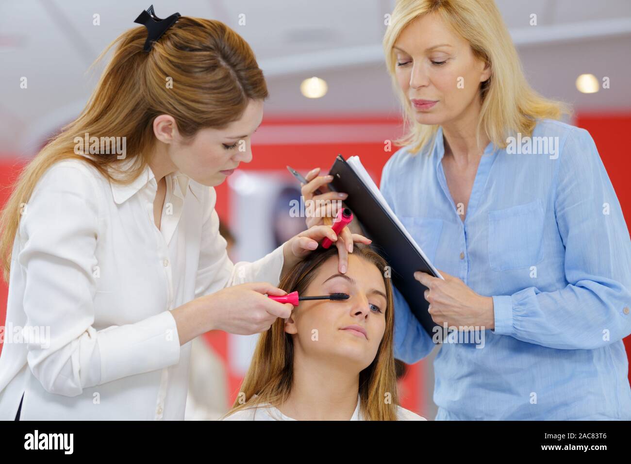 Master class makeup art hi-res stock photography and images - Alamy