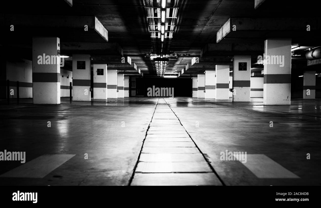 Empty parking structure hi-res stock photography and images - Alamy