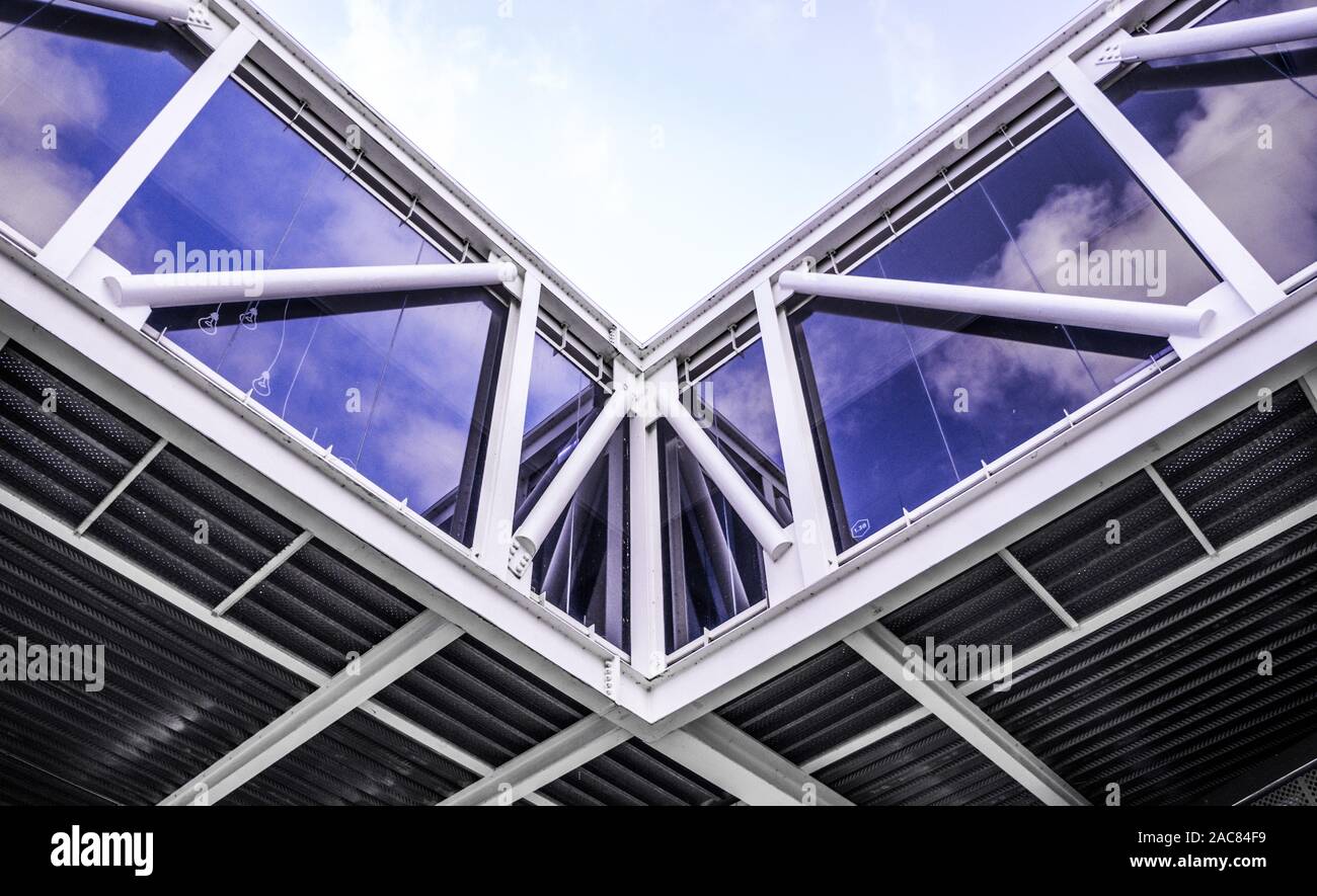 Steel tube structure hi-res stock photography and images - Alamy