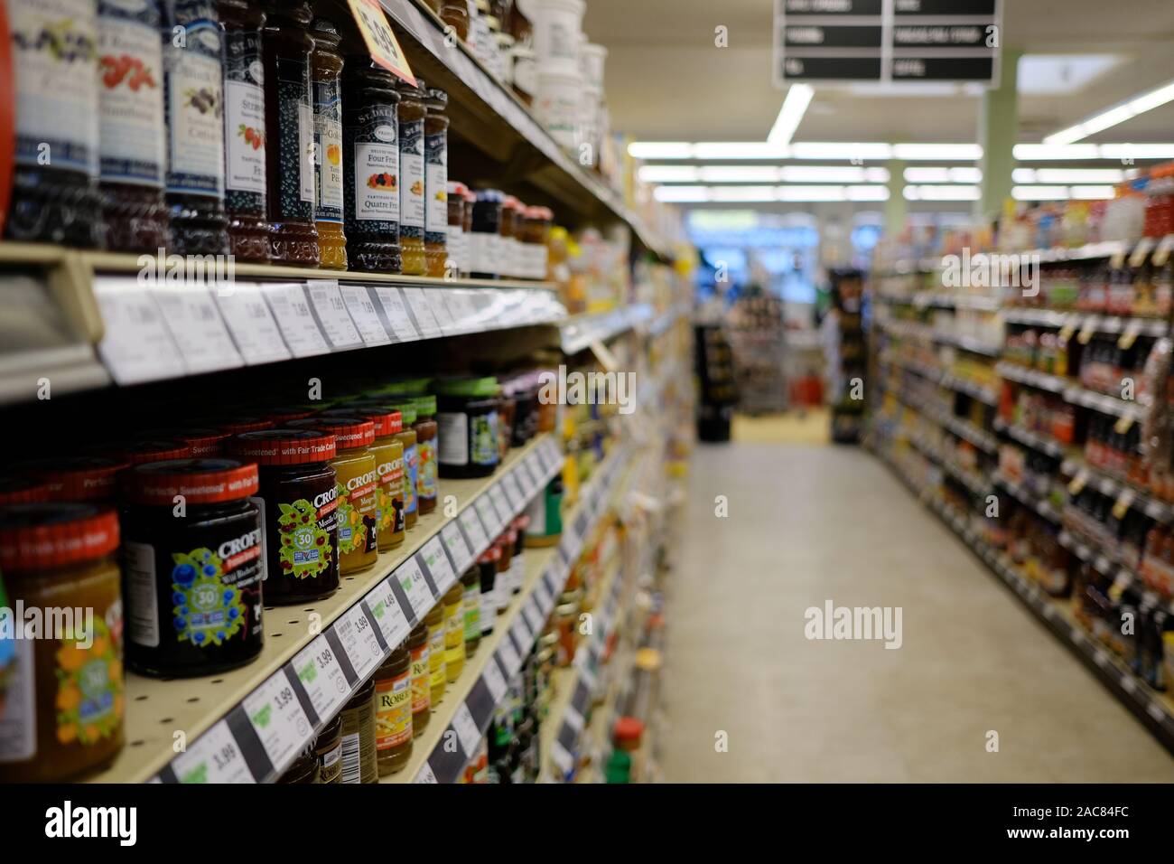 Cereal aisle grocery hi-res stock photography and images - Alamy
