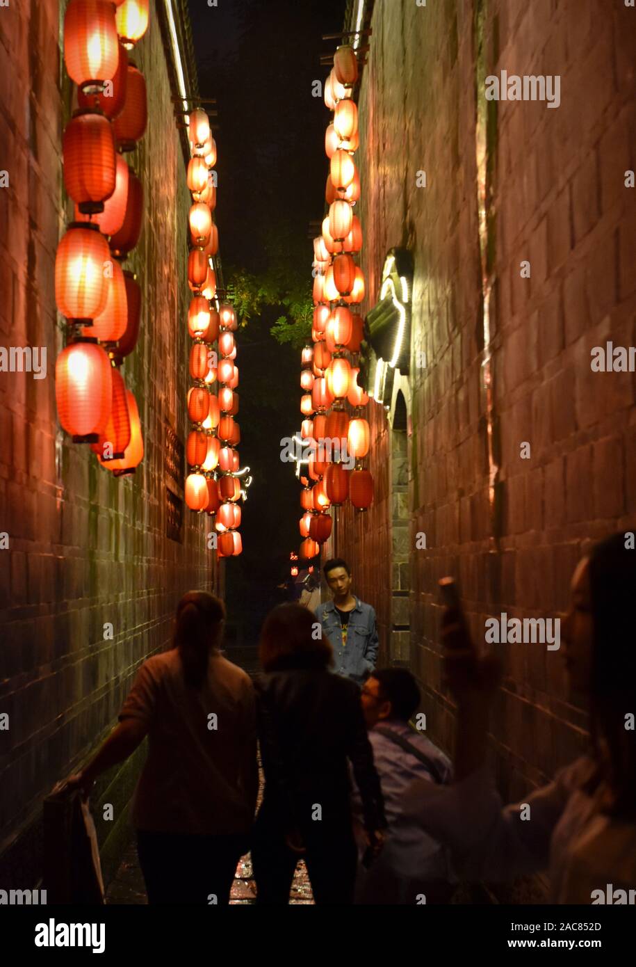 Chinese night market narrow alley lights, Jinli street, Chengdu Stock ...