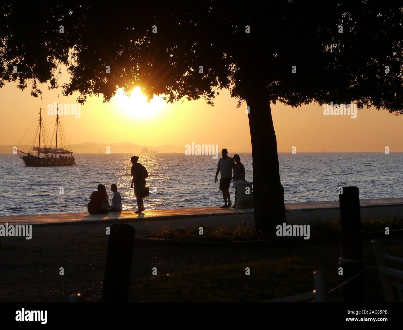 Ombre sunset hi-res stock photography and images - Alamy