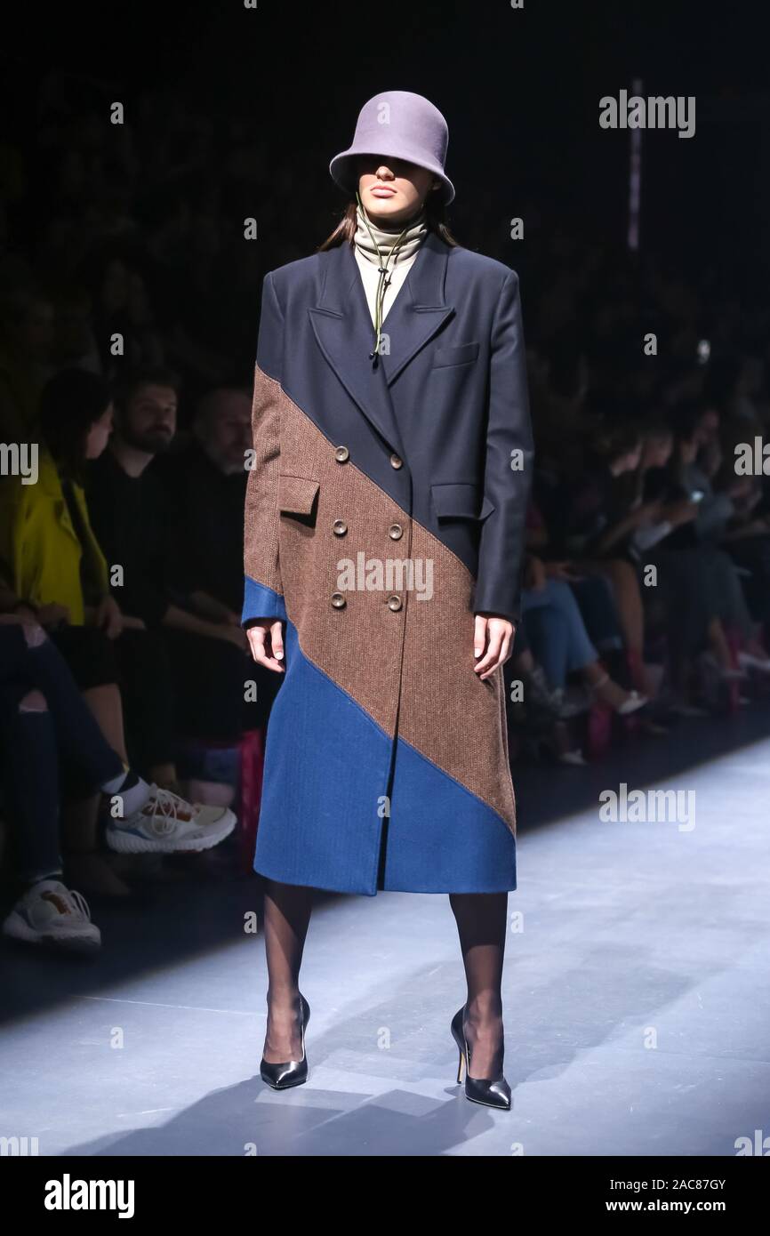 Full length catwalk runway brown hi-res stock photography and images ...