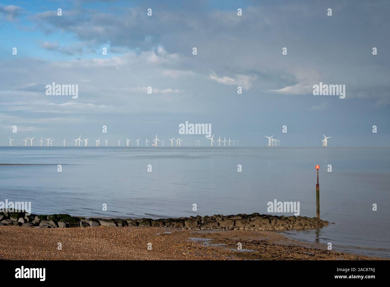 Thames estuary wind farm hi-res stock photography and images - Alamy
