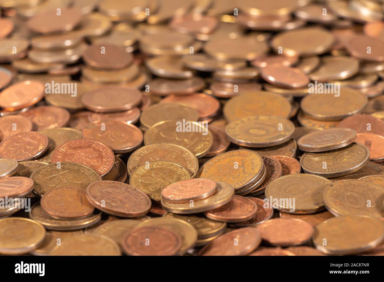 Copper silver coins hi-res stock photography and images - Alamy