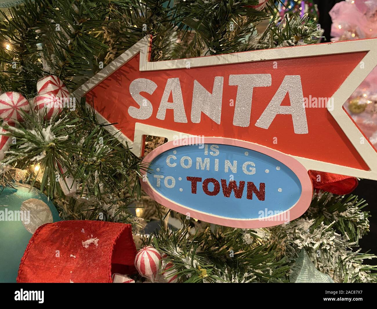 Santa claus is coming to town hi-res stock photography and images - Alamy