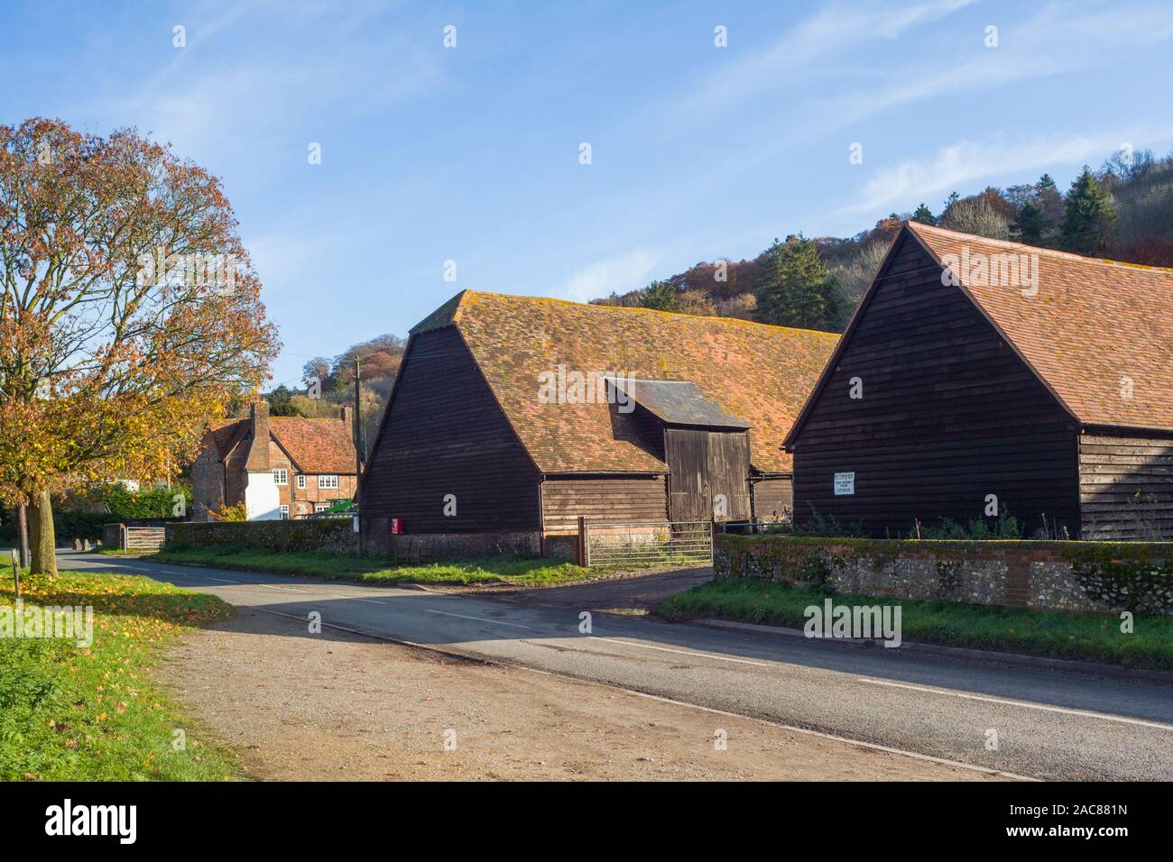 Village of stonor hi-res stock photography and images - Alamy
