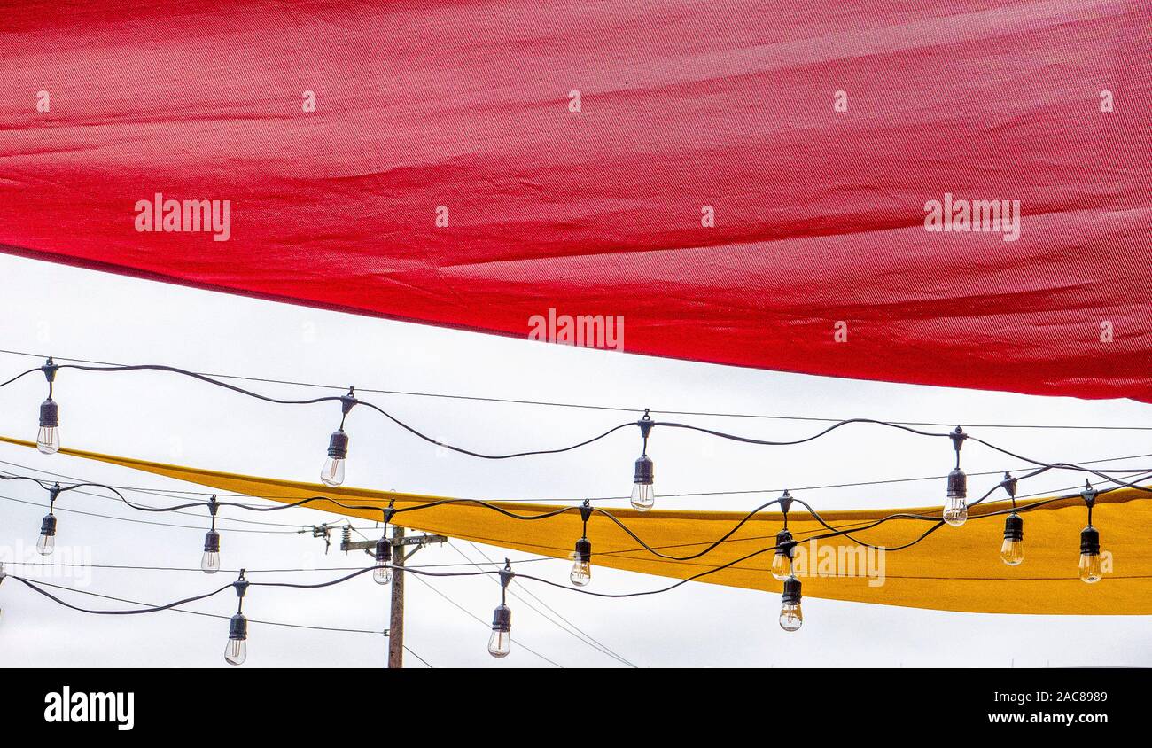 Covering sheets hi-res stock photography and images - Alamy