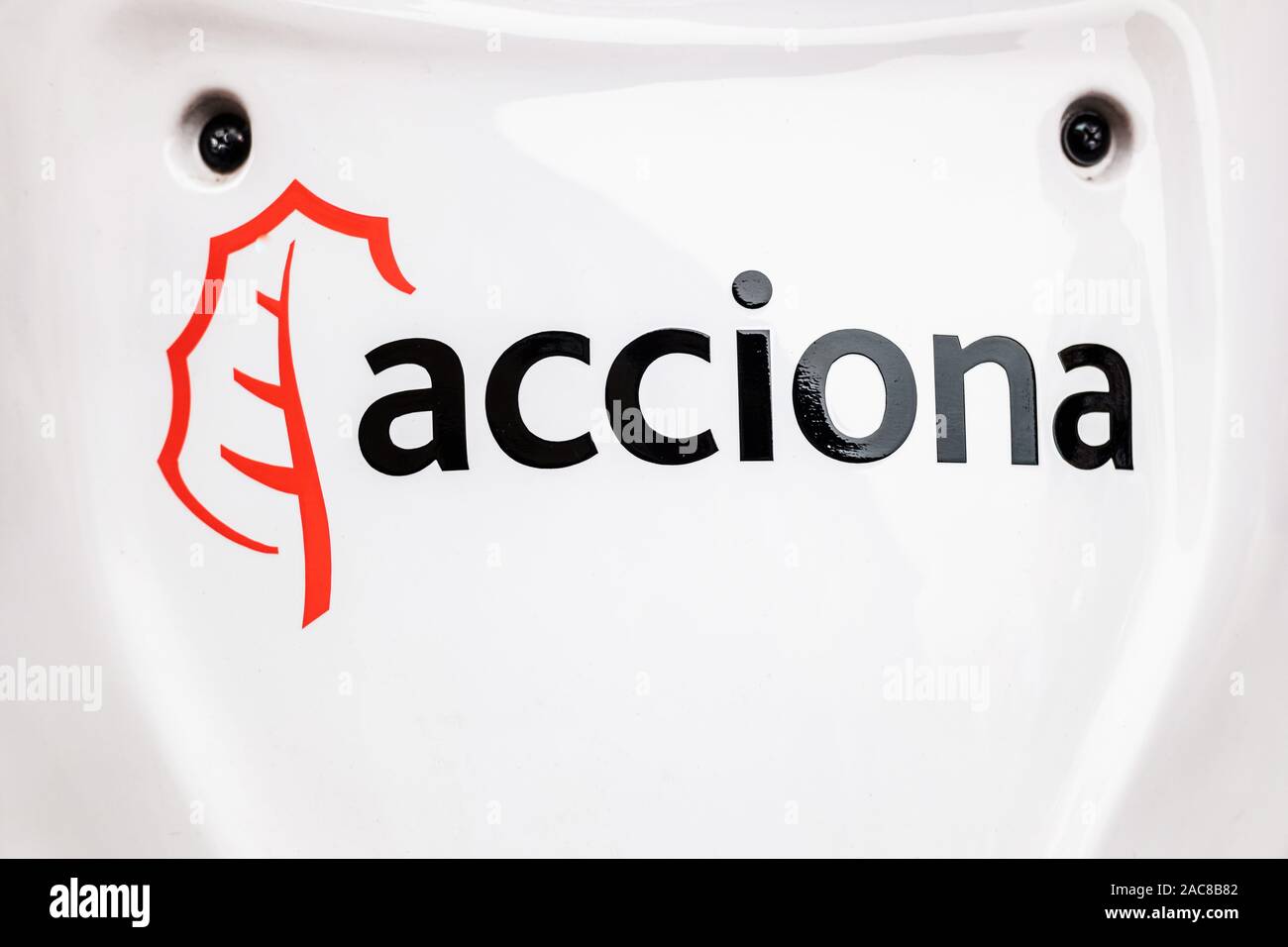 Acciona logo hi-res stock photography and images - Alamy