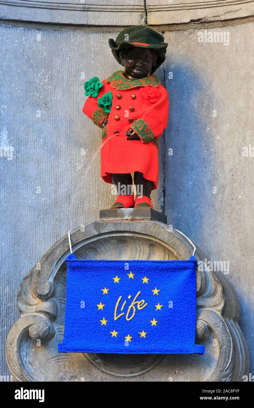Manneken Pis in Panno Casentino (Casentino wool) costume, a traditional ...