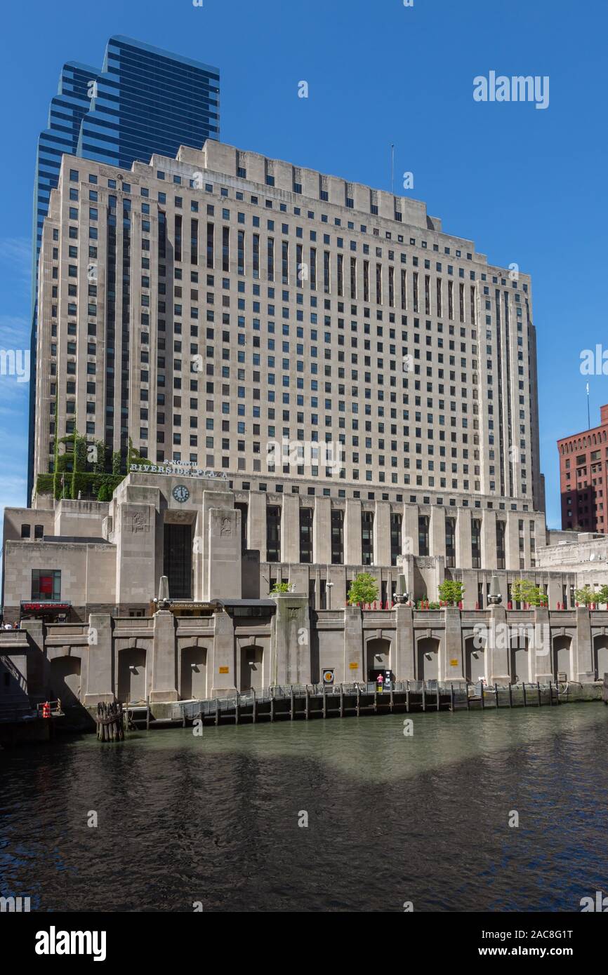 Plaza architecture hi-res stock photography and images - Alamy