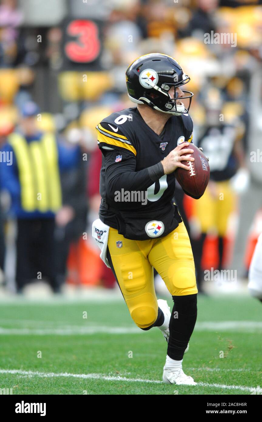 Pittsburgh, PA, USA. 1st Dec, 2019. Delvin Hodges #6 during the ...
