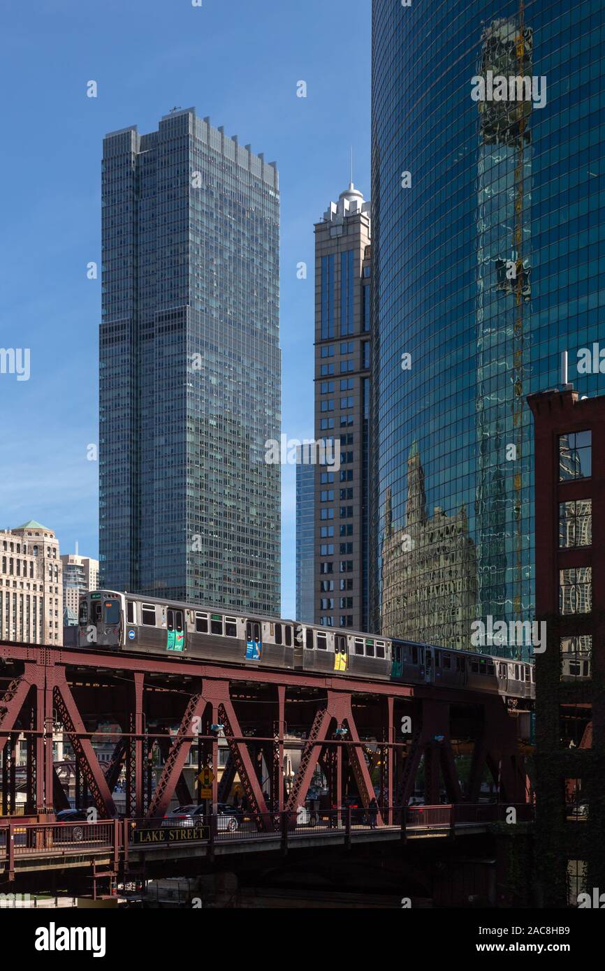 Chicago public transport hi-res stock photography and images - Alamy