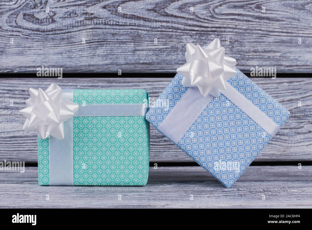 Packed present hi-res stock photography and images - Alamy