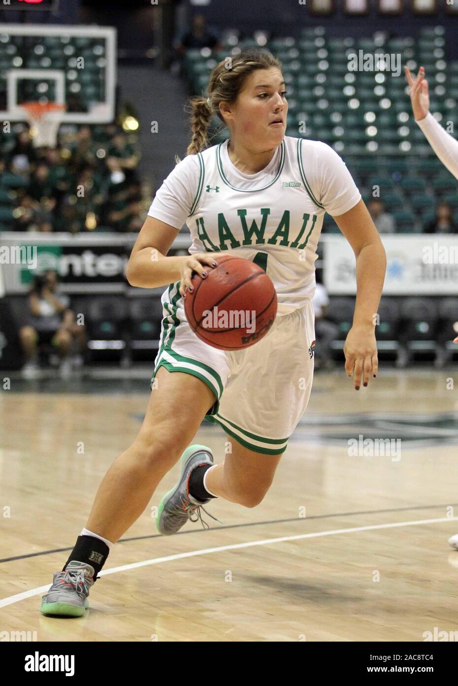 December 1, 2019 - Hawai'i Rainbow Wahine guard Savannah Reier #4 ...