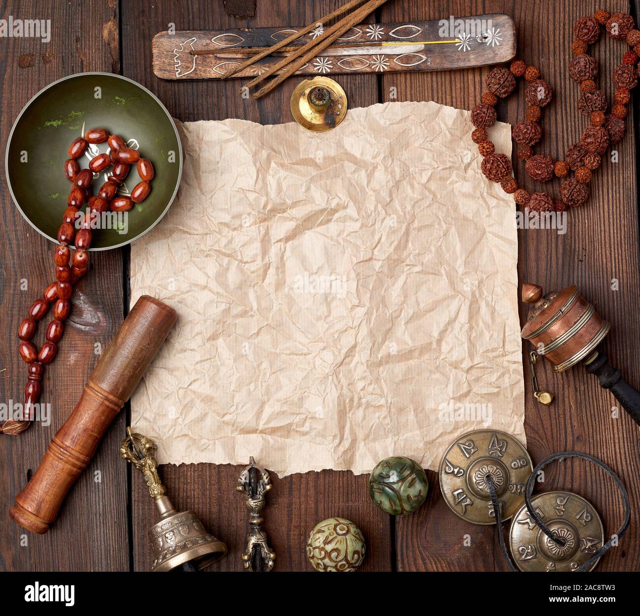 Parchment paper sheet music hi-res stock photography and images - Alamy