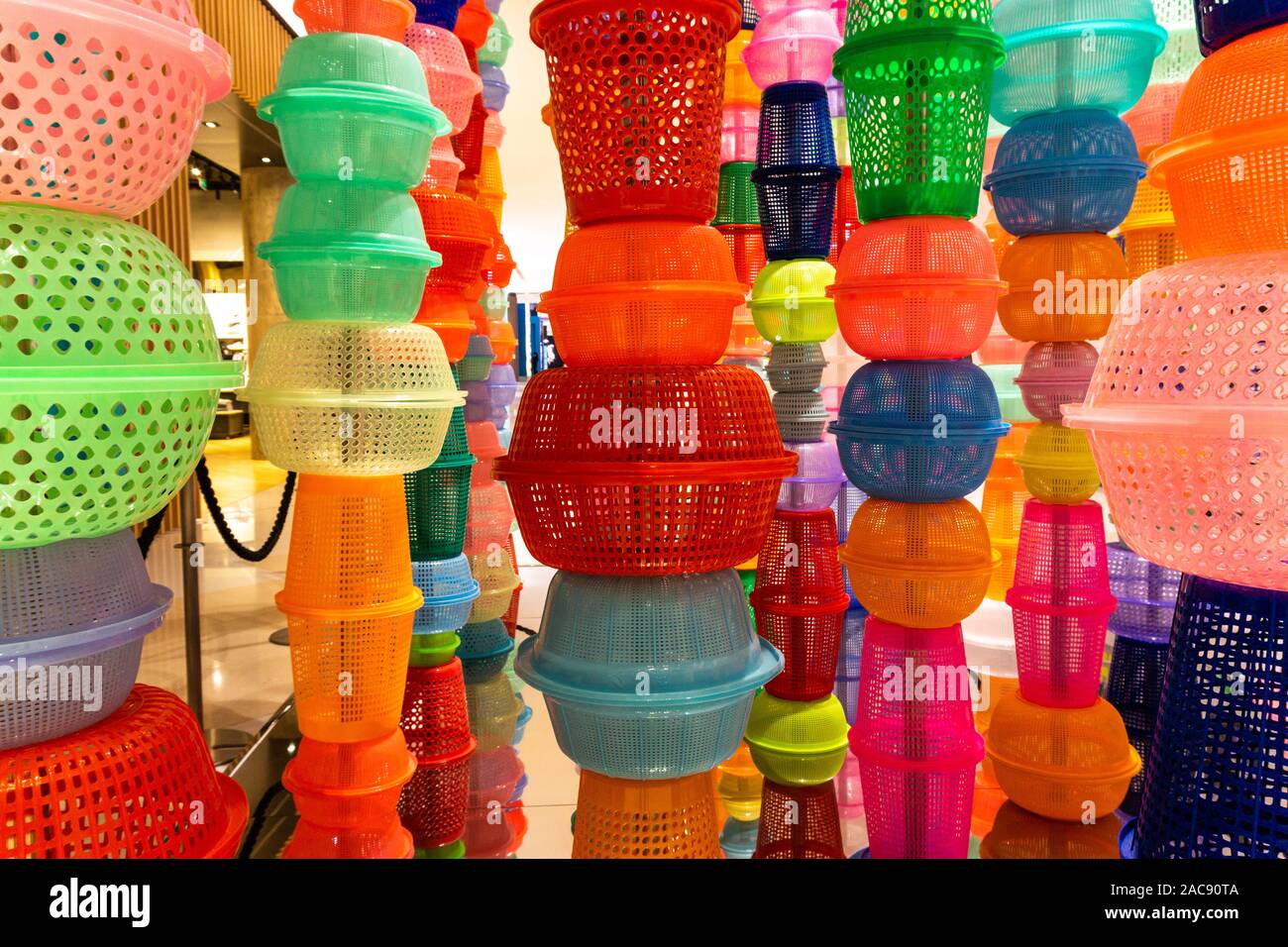 Background art installation hi-res stock photography and images - Alamy