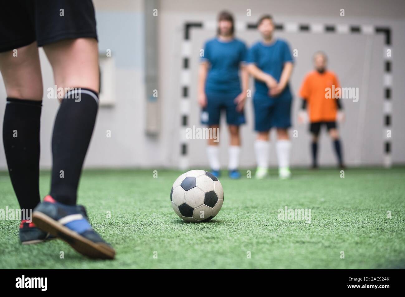 Footaball hi-res stock photography and images - Alamy