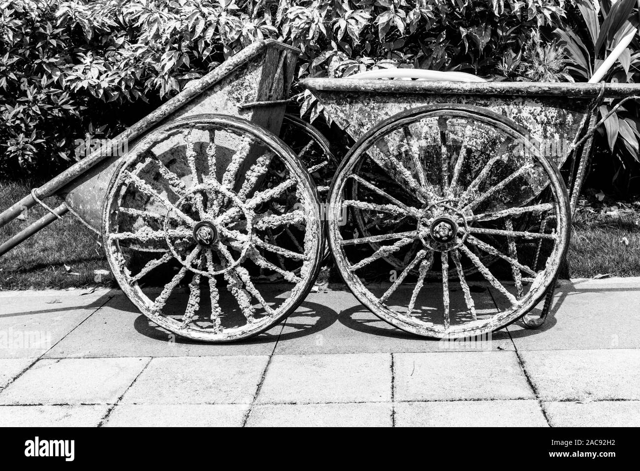 Wheelbarrow Black and White Stock Photos & Images - Alamy