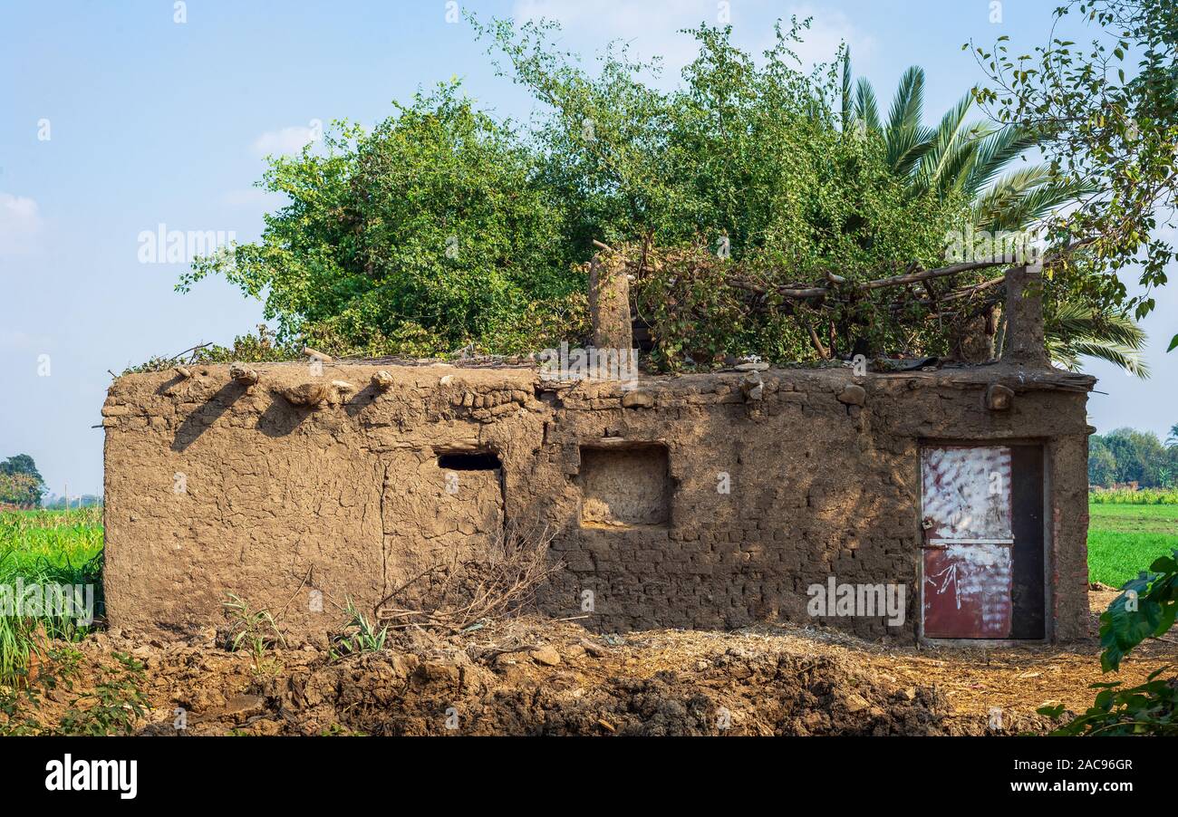 House without windows hi-res stock photography and images - Alamy