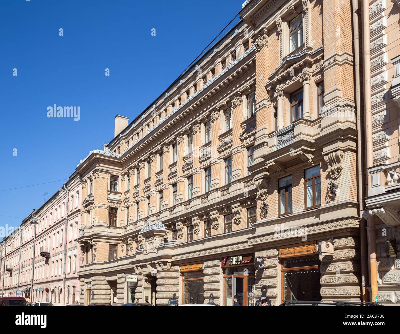 18 century facade hi-res stock photography and images - Alamy