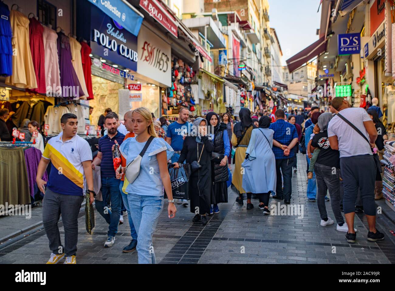 People shopping at the local markets around Grand Bazaar in Istanbul ...