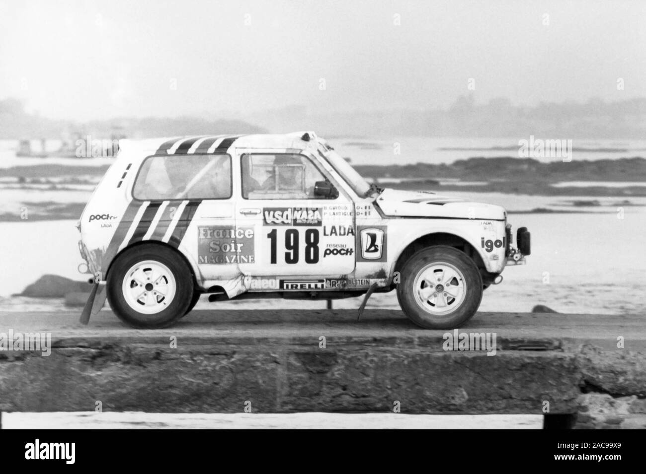 Rally Paris Alger Dakar 1986, Lartigue Giroux, Lada Niva Stock Photo ...