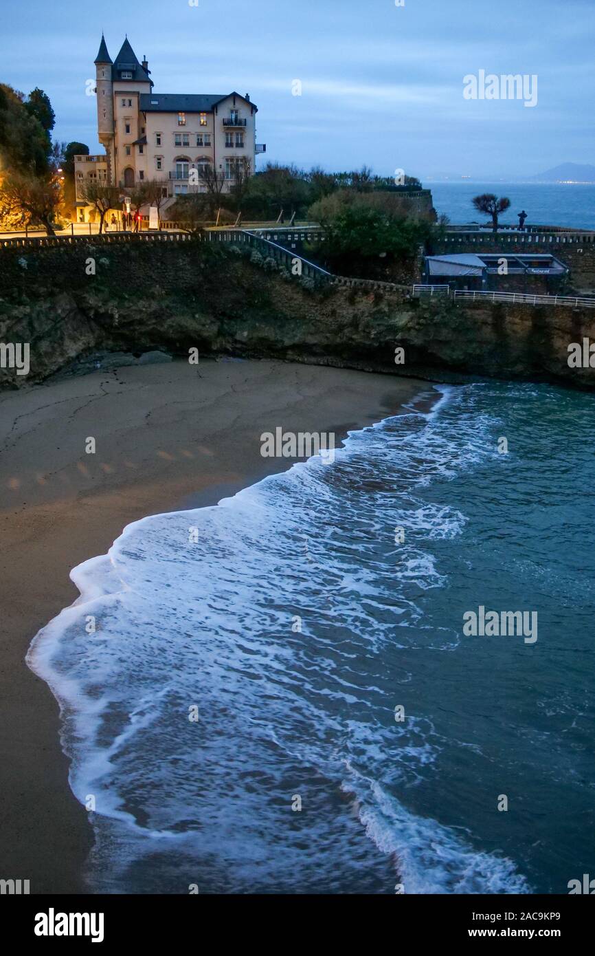 Winter view of the Port-Vieux beach at twilight, Biarritz, Pyrénées ...