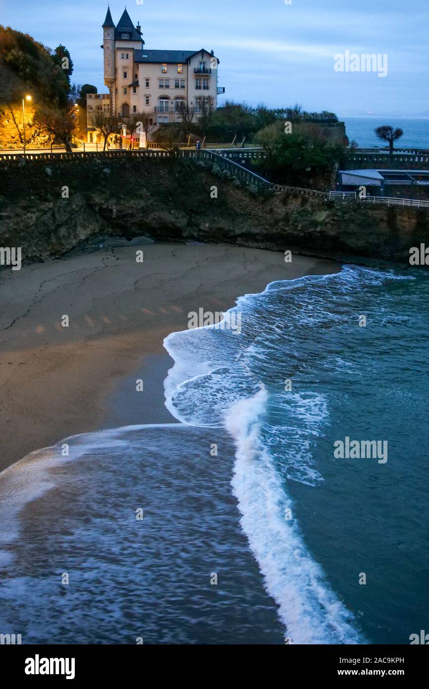 Winter view of the Port-Vieux beach at twilight, Biarritz, Pyrénées ...