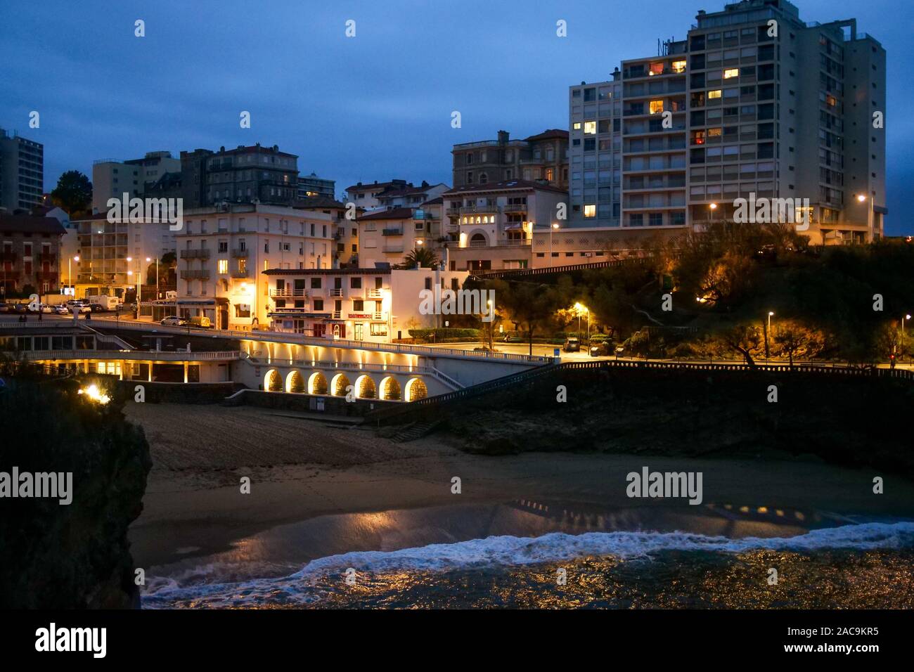 Winter view of the Port-Vieux beach at twilight, Biarritz, Pyrénées ...