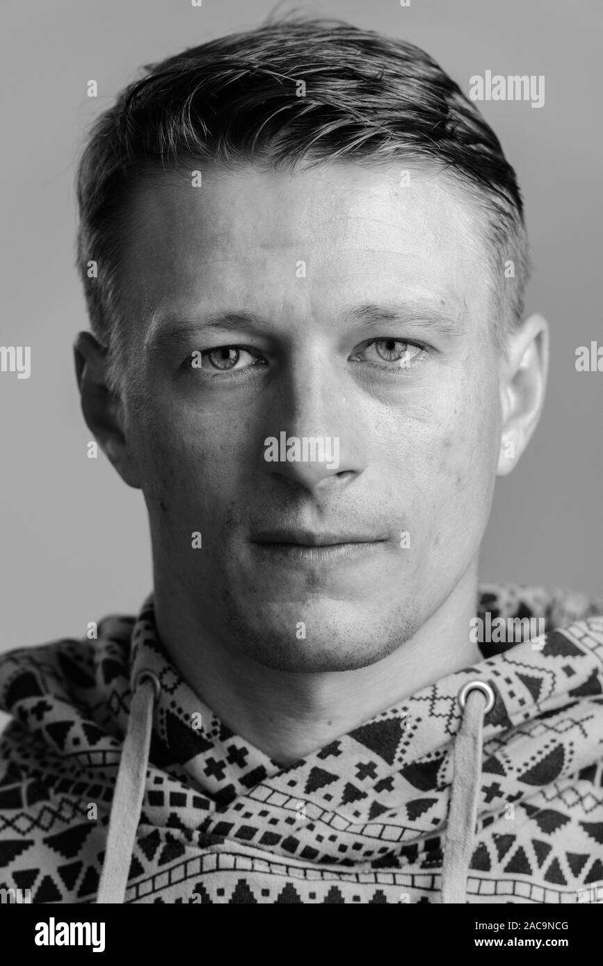 Gradient scale hi-res stock photography and images - Alamy