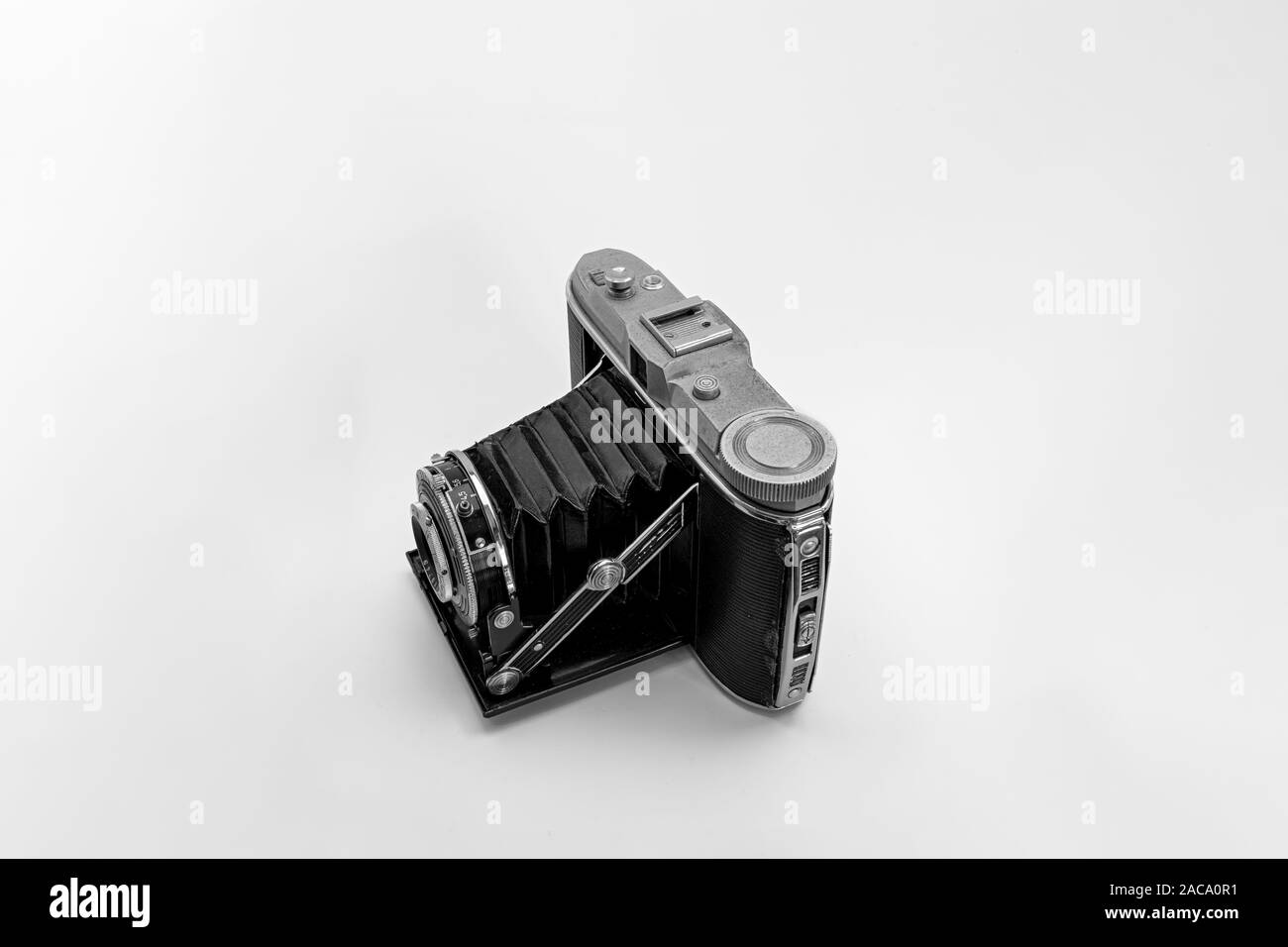 Antique german folding camera hi-res stock photography and images - Alamy