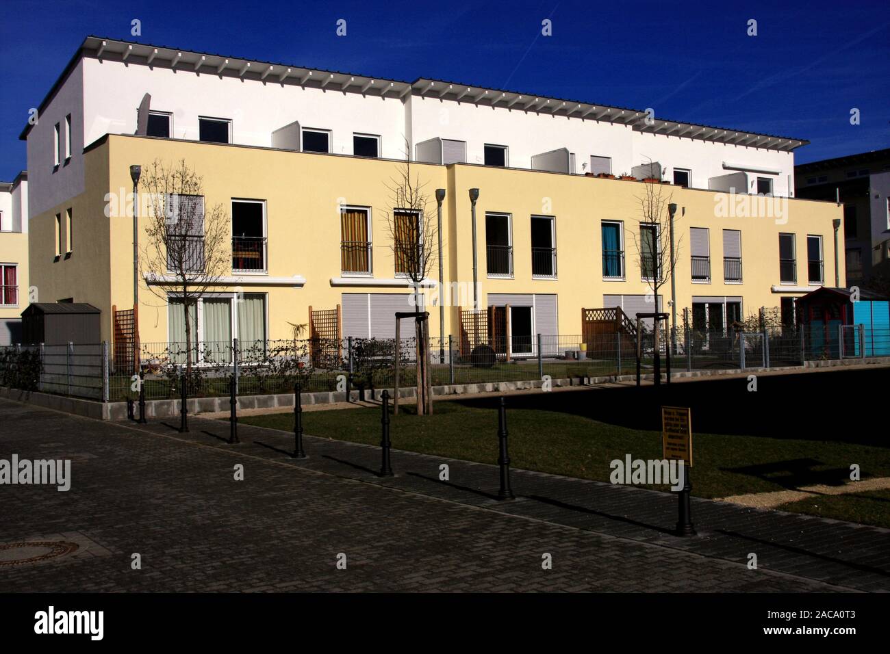 Modern terraced house hi-res stock photography and images - Alamy