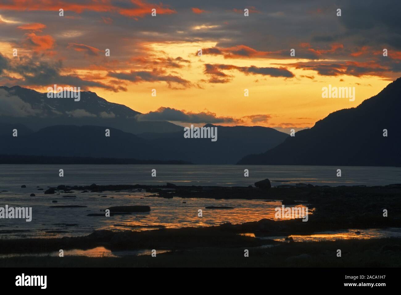 red sunset, sonnenuntergang, chilkat inlet, lynn canal, alaska, usa ...