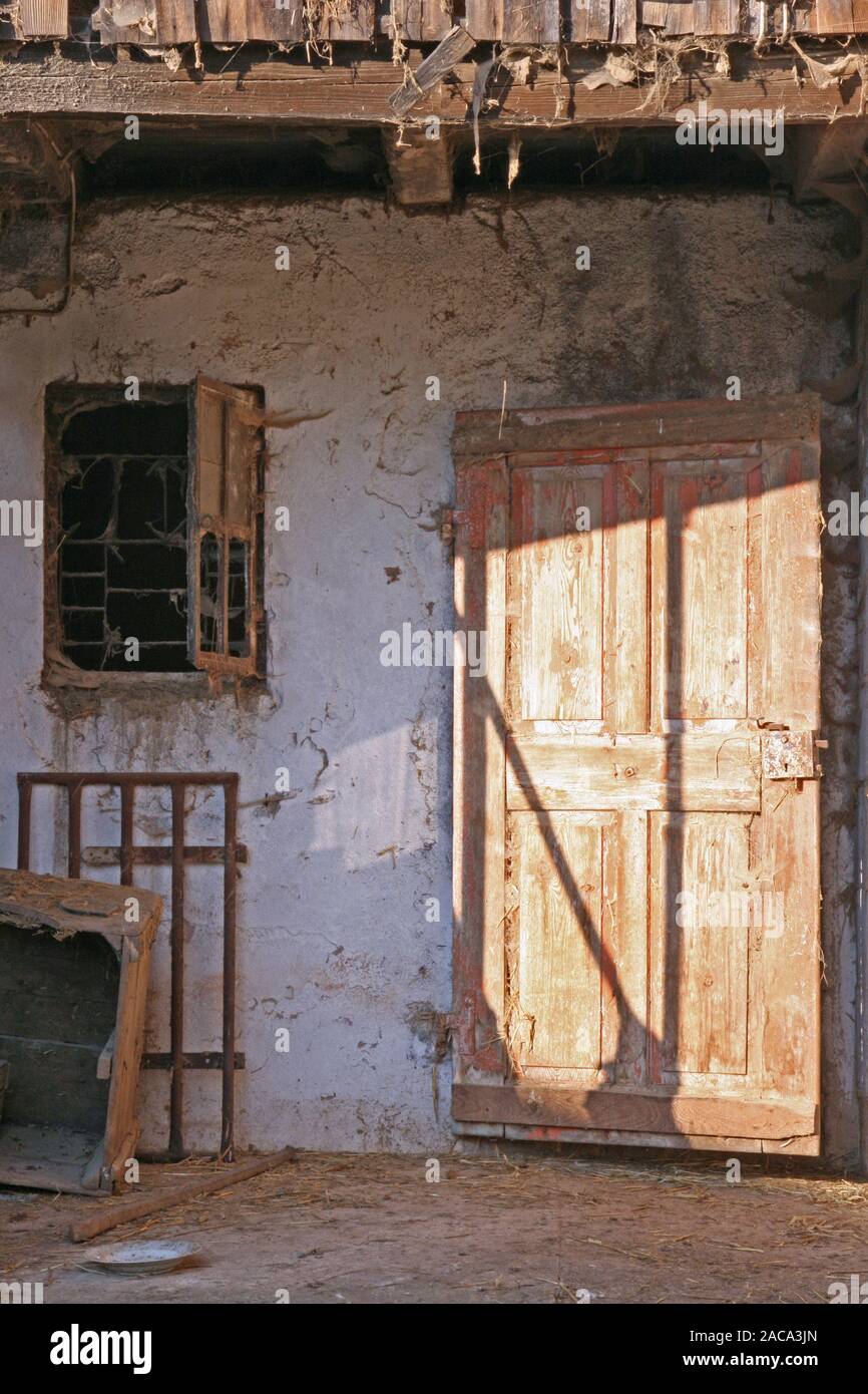 Stall alt hi-res stock photography and images - Alamy
