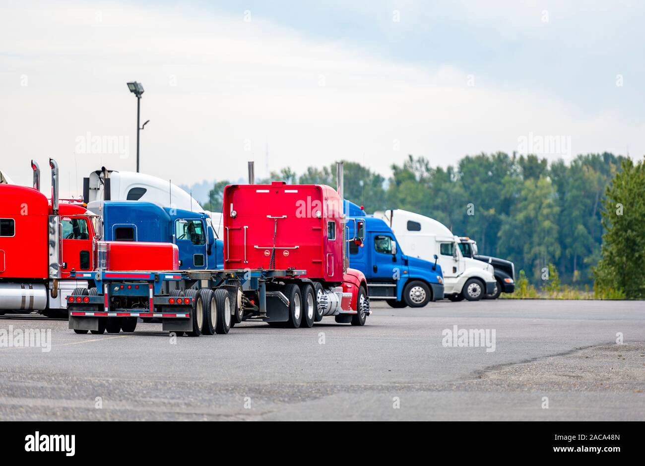 Flat Back Lorry Stock Photos & Flat Back Lorry Stock Images - Alamy