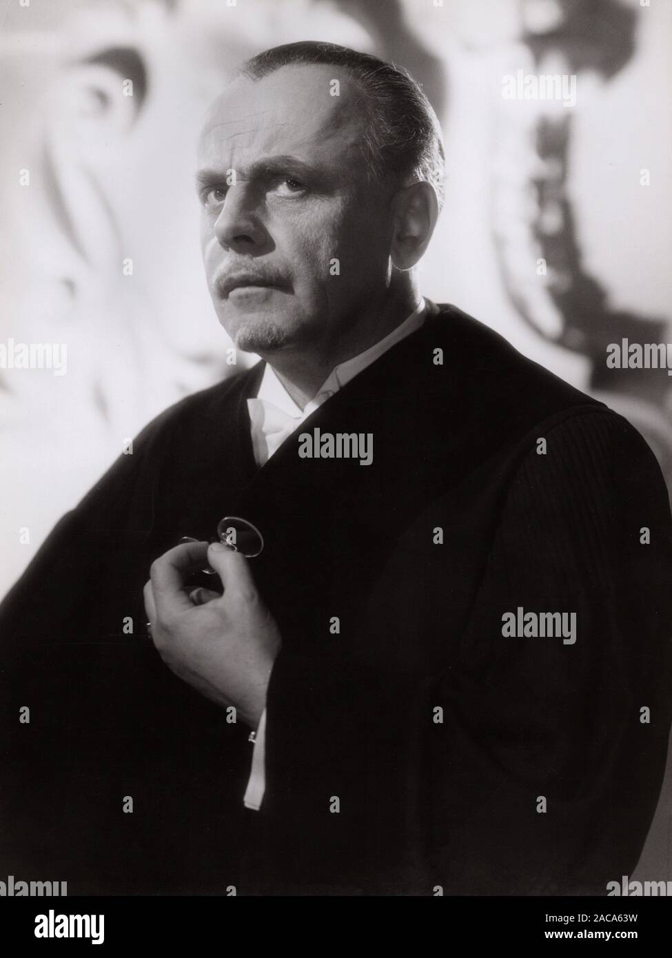 Ernst Waldow, deutscher Schauspieler, im Spielfilm "Hokuspokus ...